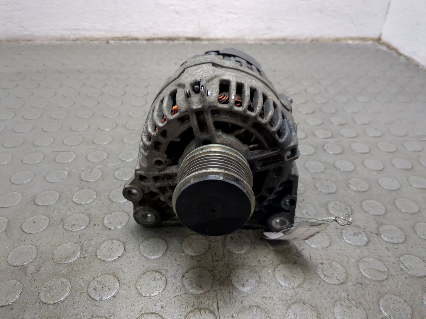 Генератор Volkswagen Golf 4 Б/У