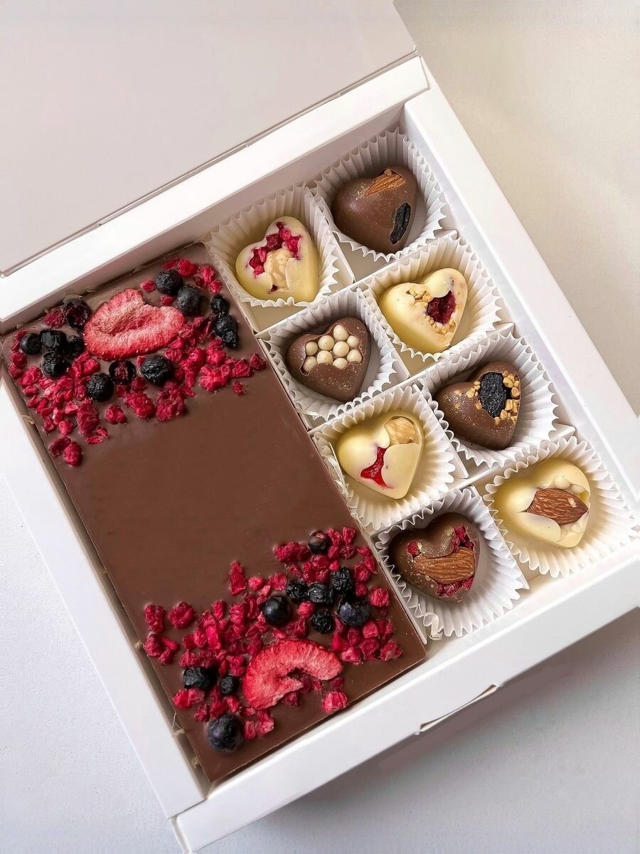 Подарочный набор конфет Первая Букетная "ShokoTrendy" 250г, ручная работа, в подарочной упаковке