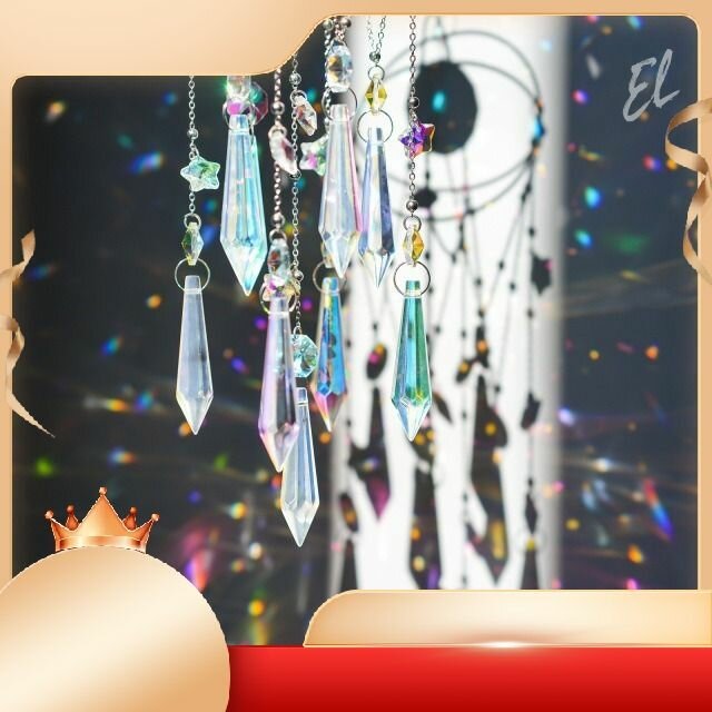 Эксклюзивный подвесной аксессуар для подоконника, созданный из радужного кристалла K9, демонстрирующий высокий класс исполнения и эффективно улавливающий солнечные лучи.