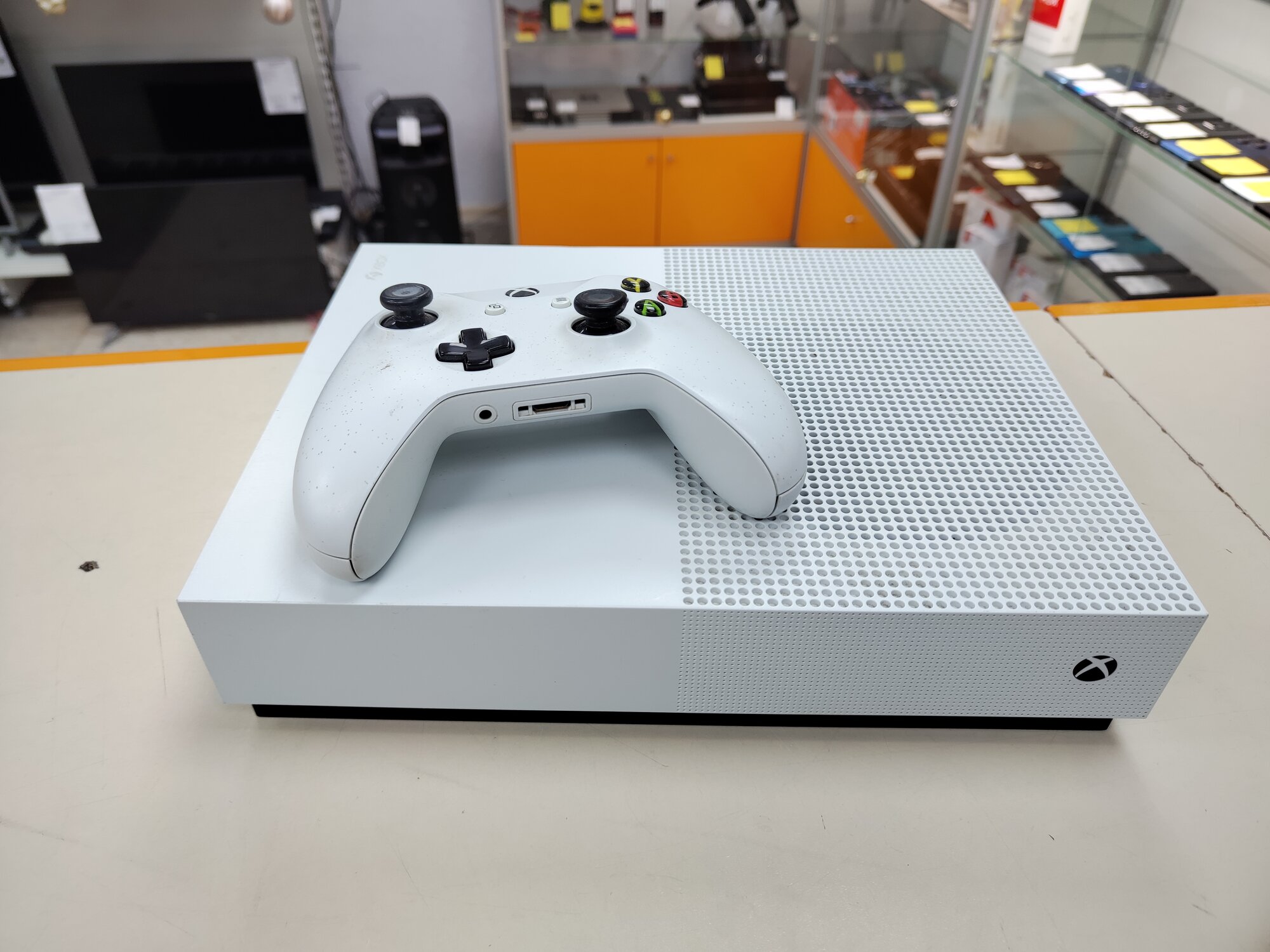 Консоль Xbox one s 500 GB с дисководом