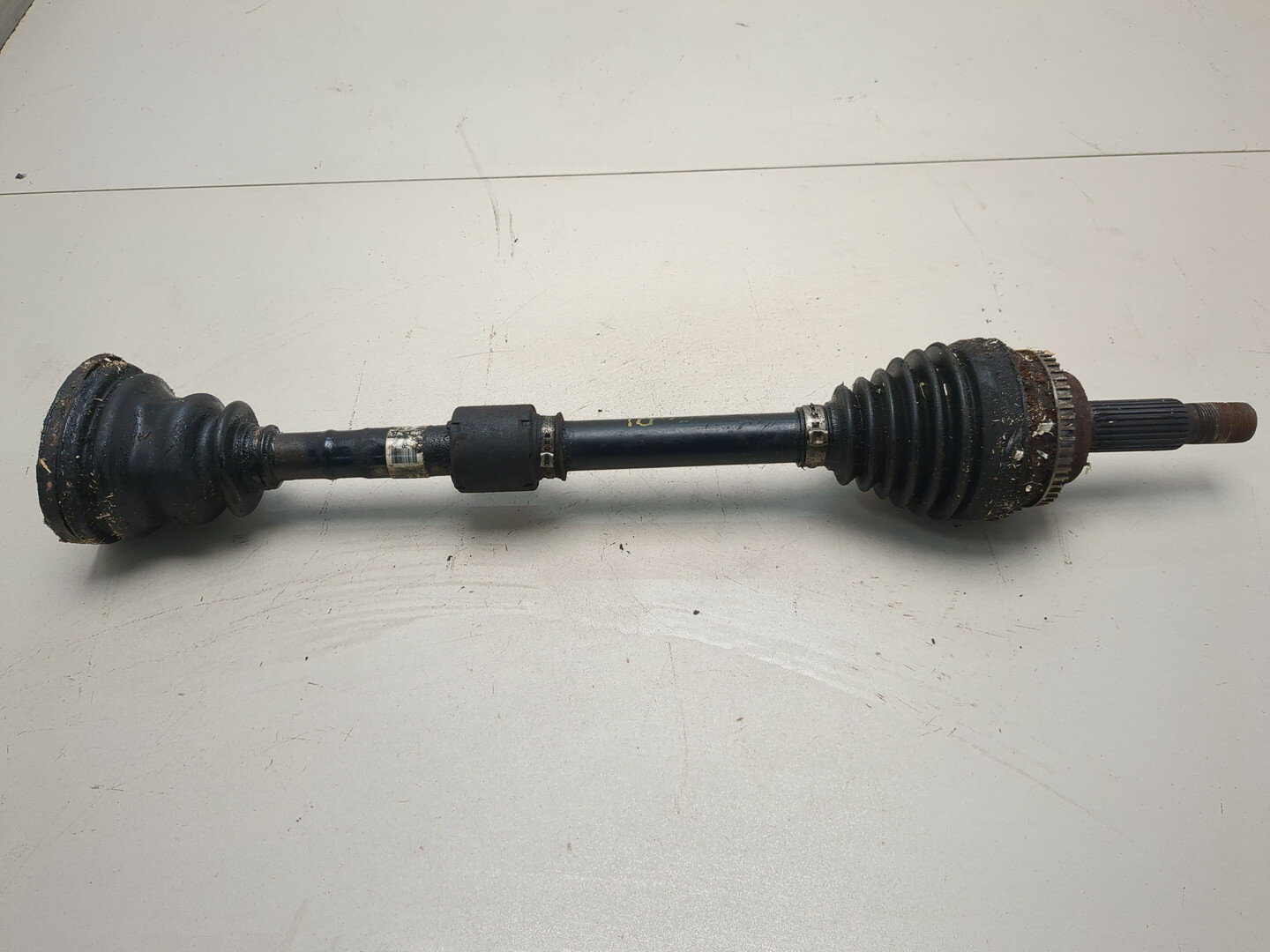 Полуось (вал, шрус) правая передняя Pontiac Vibe 2 Б/У