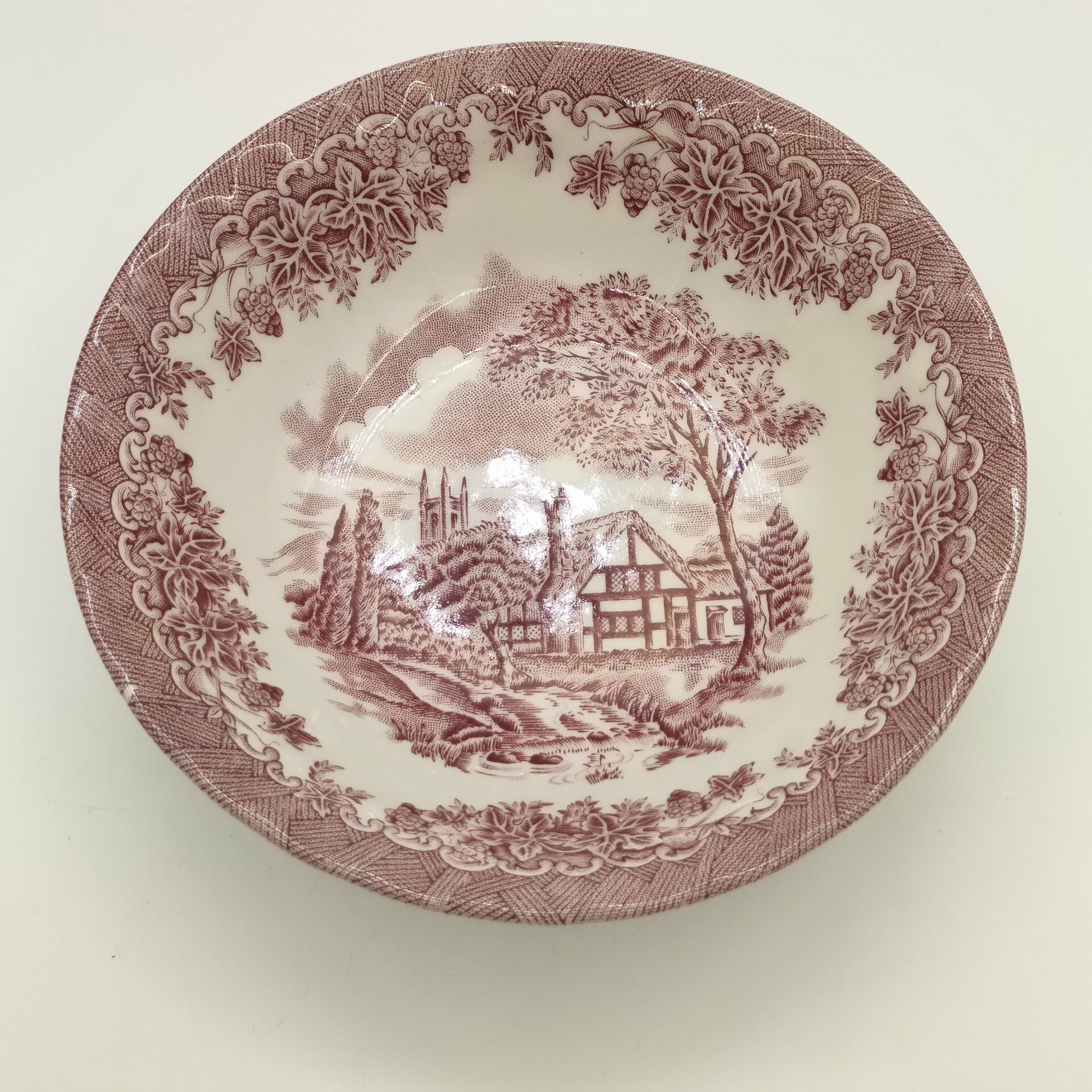 Миска для мюсли, в бело-красной гамме с изображением пейзажа, Churchill, фаянс