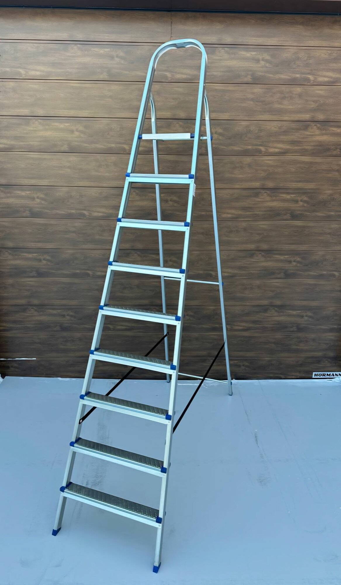 Стремянка стальная оцинкованная Sarayli standart 9 ступеней с лотком (рабочая высота 4.00м)