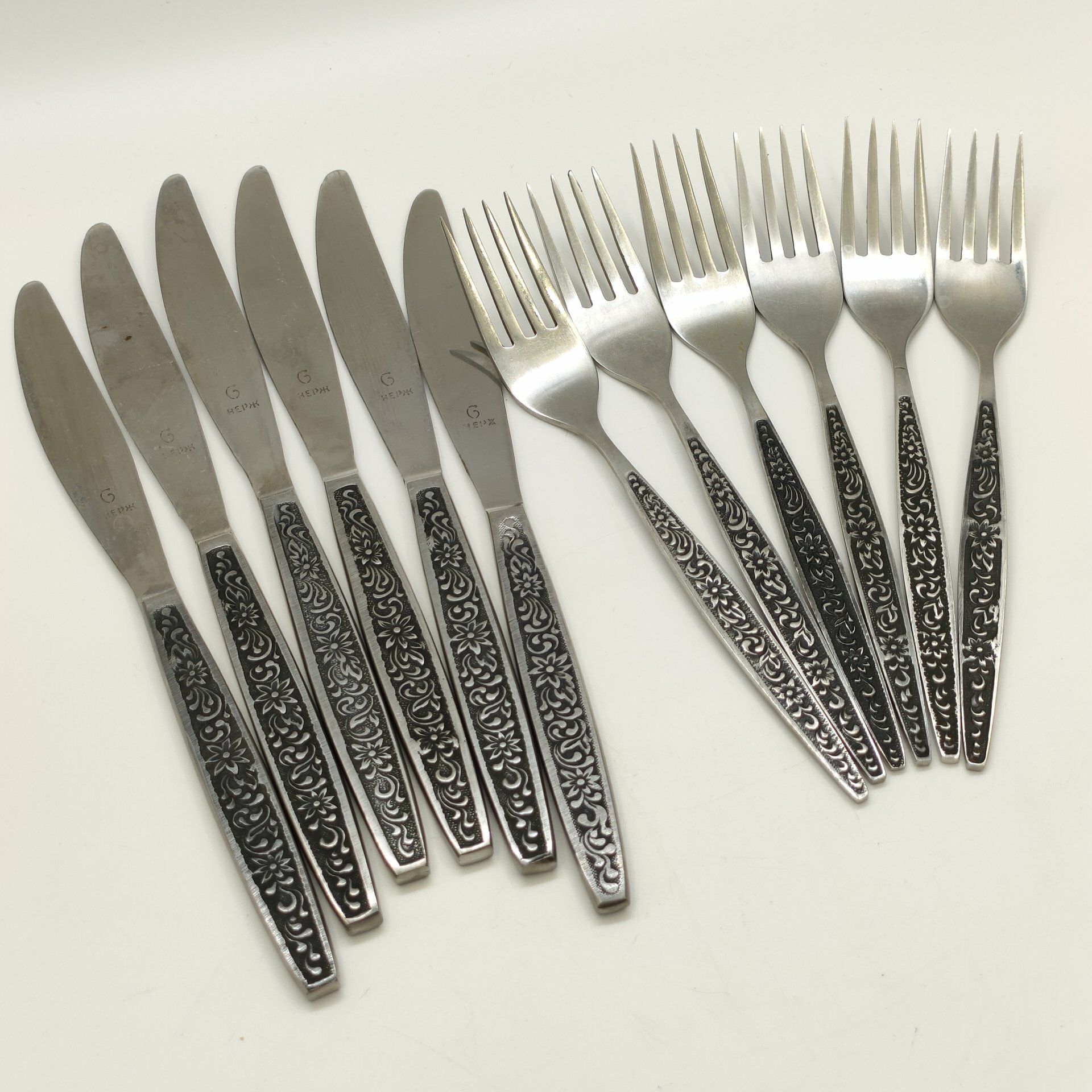 Набор столовых приборов на 6 персон (12 предметов) с цветочным декором в оригинальной коробке