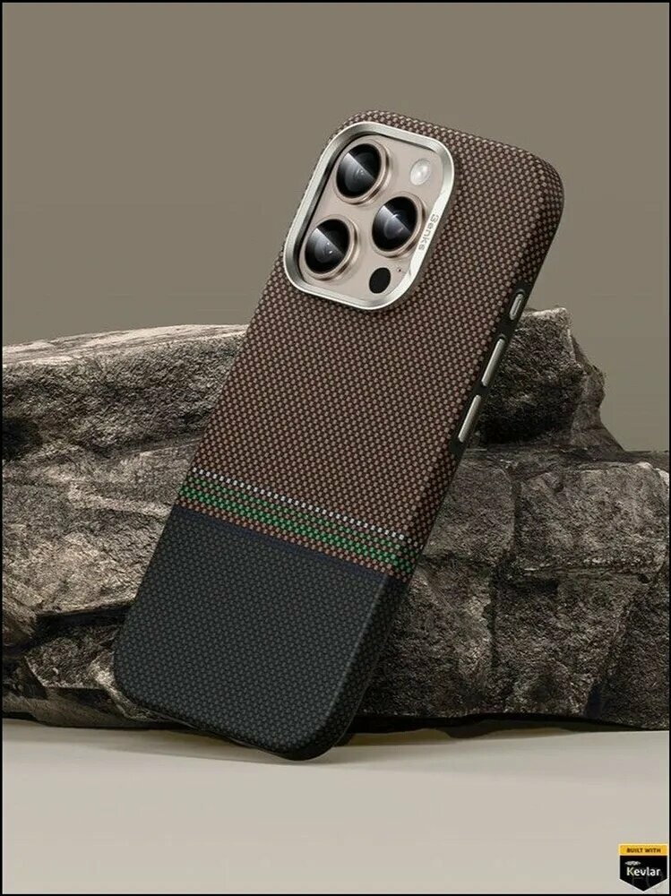 Эксклюзивный защитный чехол Prestige ArmorPro для iPhone 16 Pro Max с поддержкой MagSafe от Benks из карбона