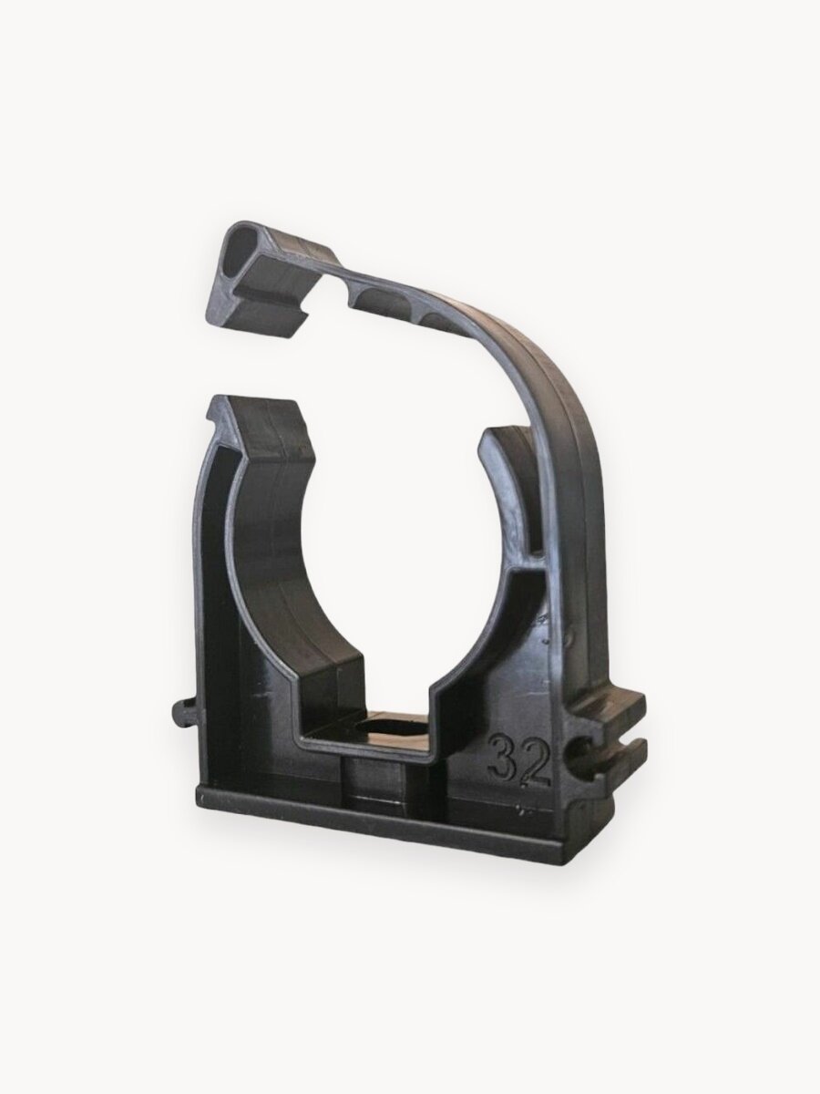 50 шт. Клипса для гофр и труб с защелкой