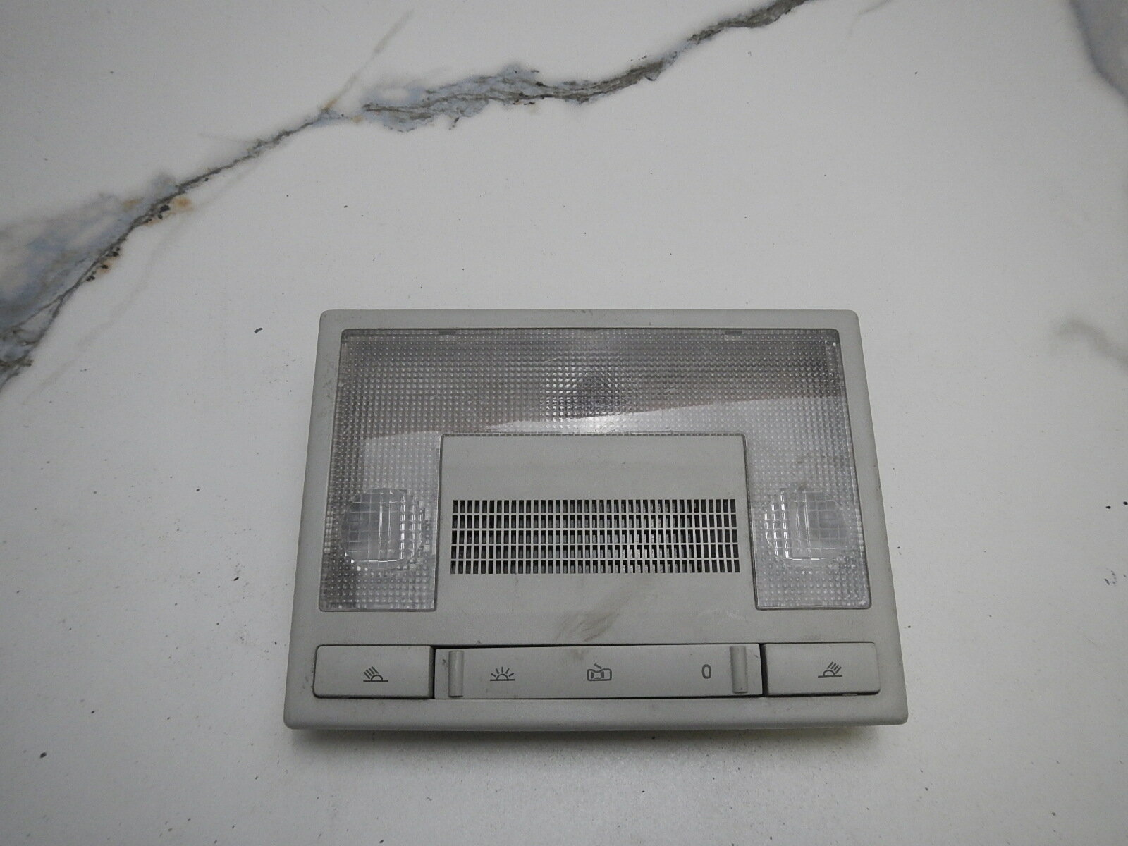 Б/У Плафон салонный, Volkswagen (Фольксваген)-POLO (SED RUS) (11-) VOLKSWAGEN POLO (Sed RUS) (11-) с микрофоном Царапины....