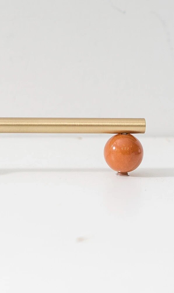 Ручка для мебели TINYHOB из мрамора и латуни Hole to Hole 224mm, Hong - Satin Brass