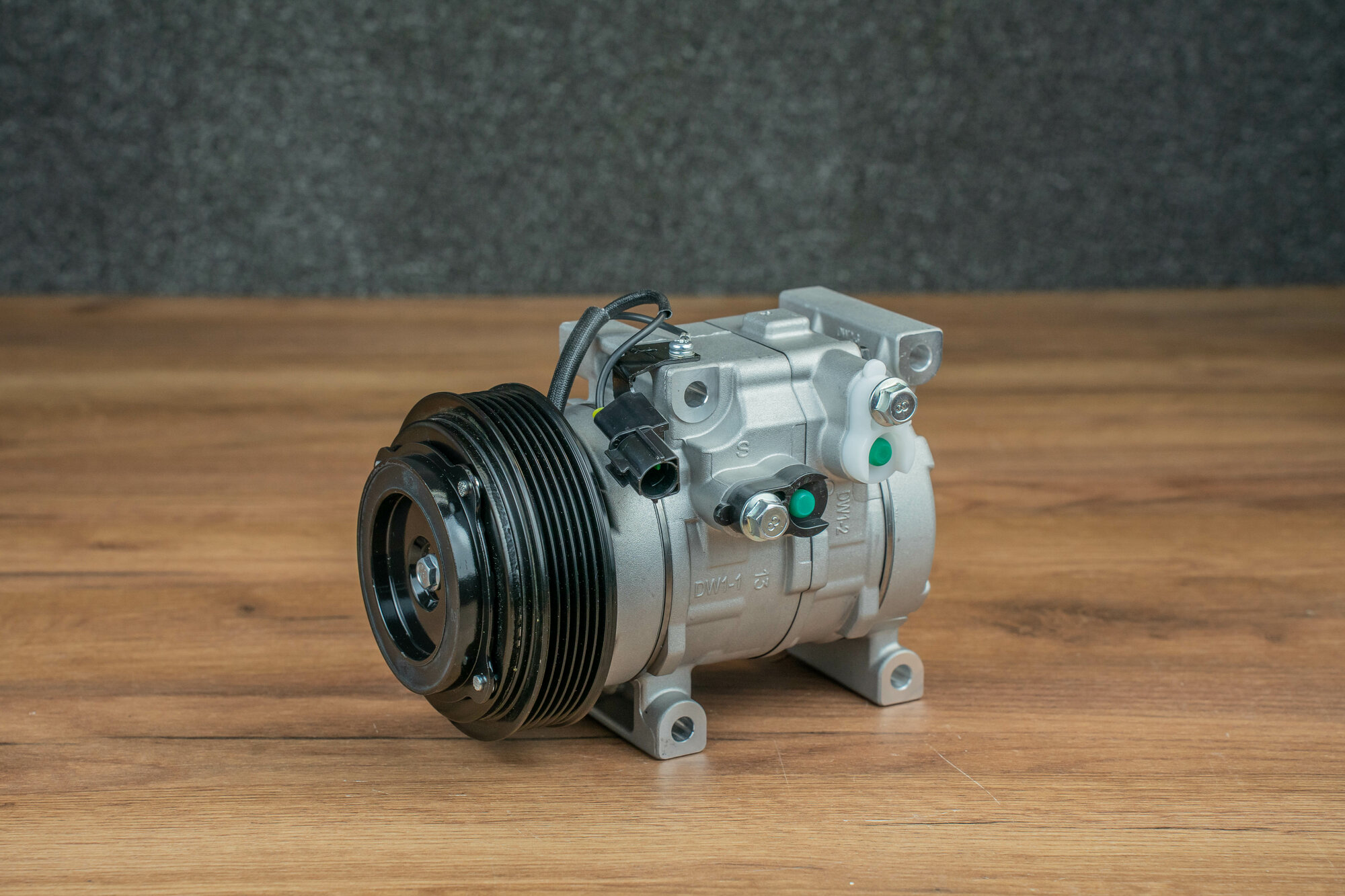 Компрессор кондиционера новый Hyundai Solaris Солярис Kia Rio РИО 977011S400