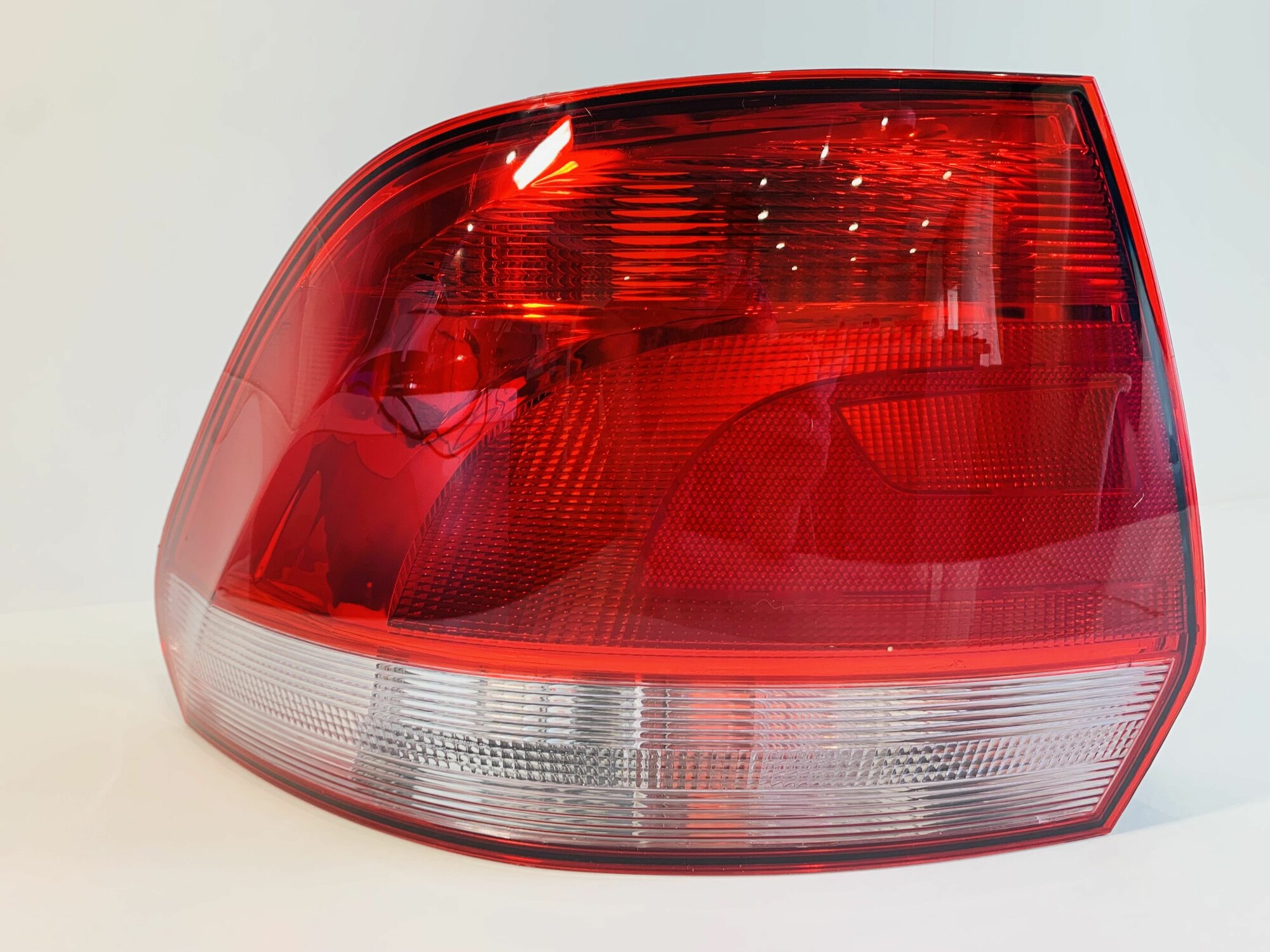 Задний фонарь автомобильный