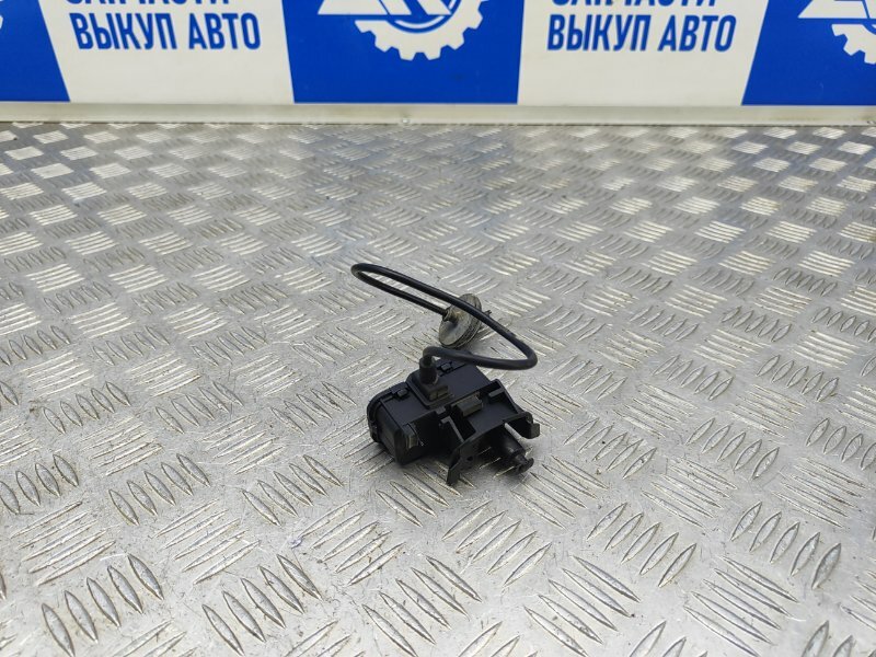 Б/У Активатор лючка бензобака Volkswagen Jetta 6 A6 / Фольксваген Джетта 6 A6 1.6 CLR 105 Л.С 2012