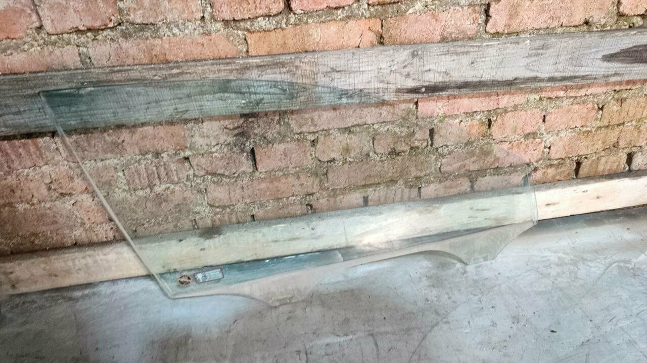 Стекло двери передней правой Volkswagen Passat B5 рест. 2003