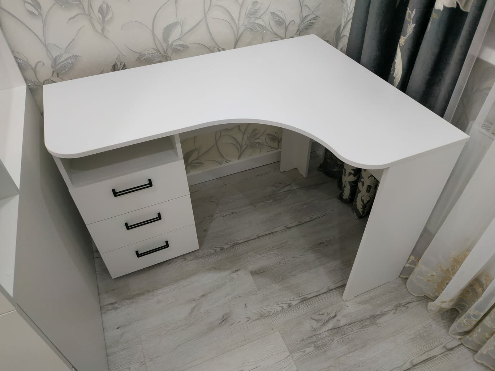 Стол угловой коллекции Престиж с 3 ящиками