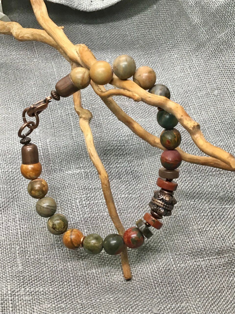 Незамкнутый браслет