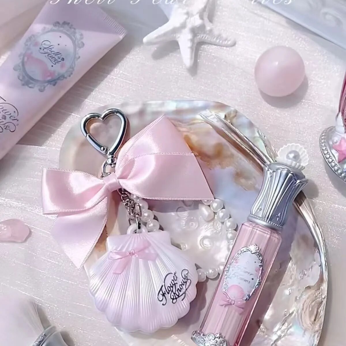 Кулон-хайлайтер "Flowers Know Shell Pearls" 02 лунный камень, яркие глаза