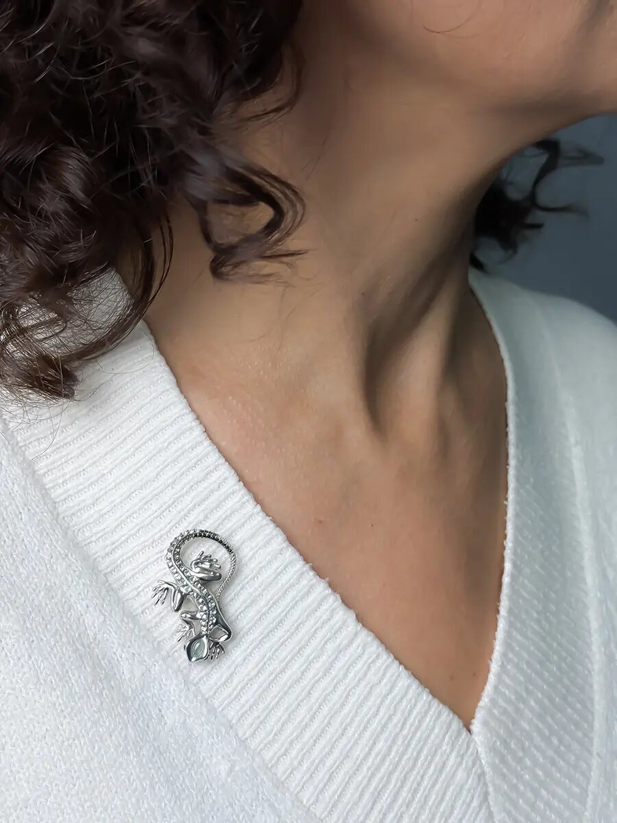 Брошь, серебро, 925 проба, родирование, шпинель, александрит, топаз