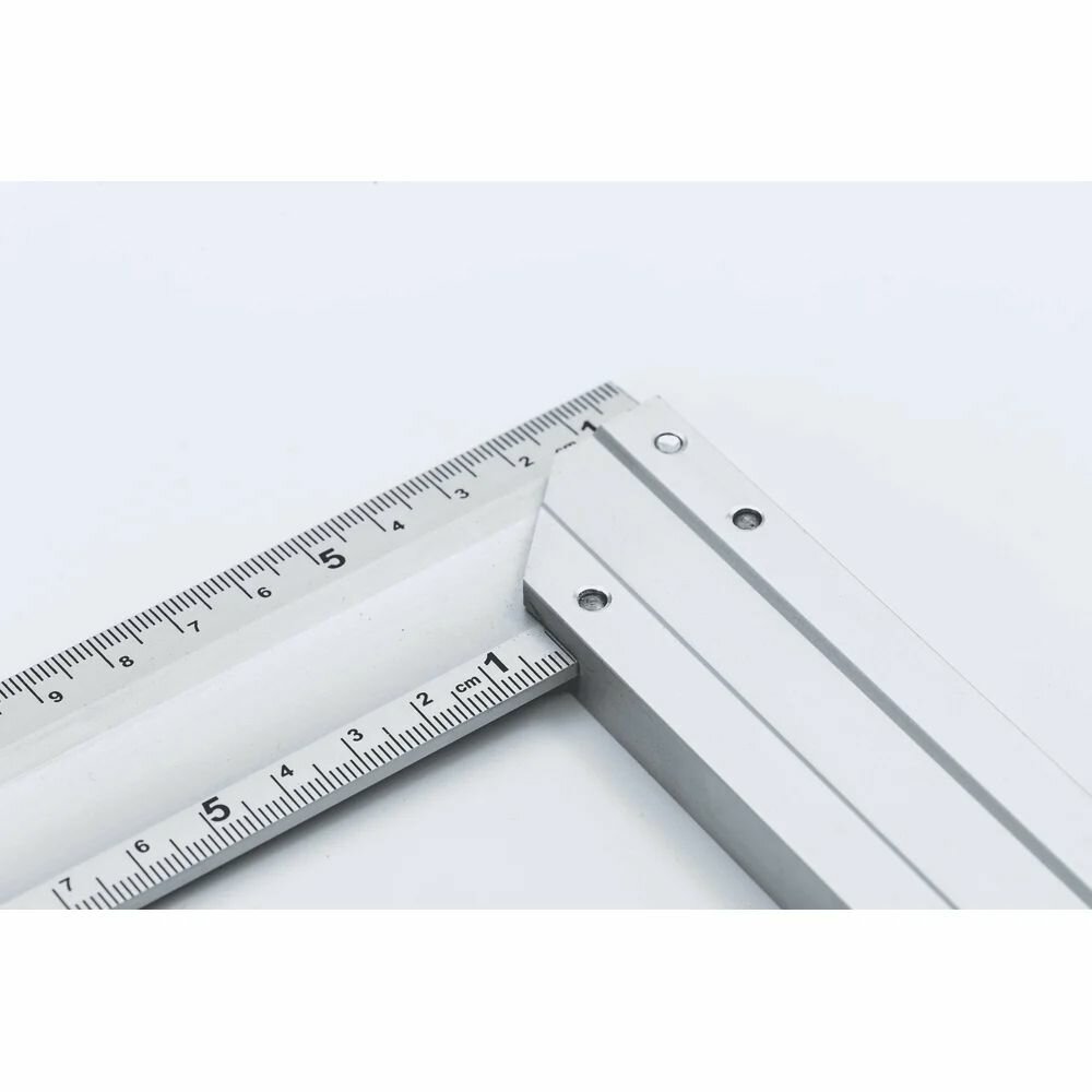 Строительный алюминиевый угольник ALUKOMTOOLS 211513250A