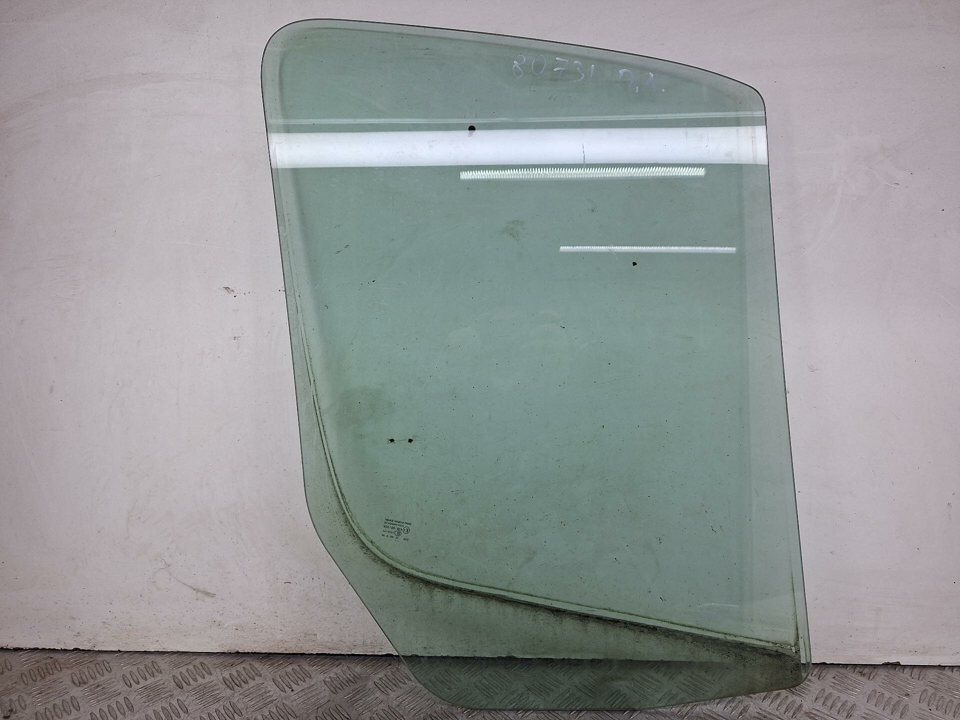 Стекло двери передней левой Mercedes-Benz Sprinter W906 (2006 - 2014)