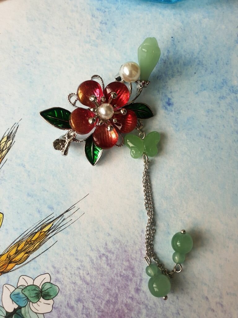 Брошь, жемчуг культивированный, авантюриновое стекло, искусственный камень