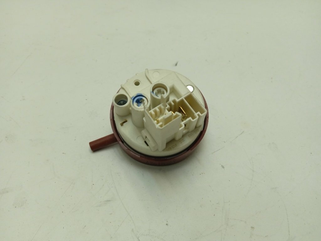 RKB68801YA кт125 Датчик уровня воды для стиральной машины Beko 2801561700 б/у