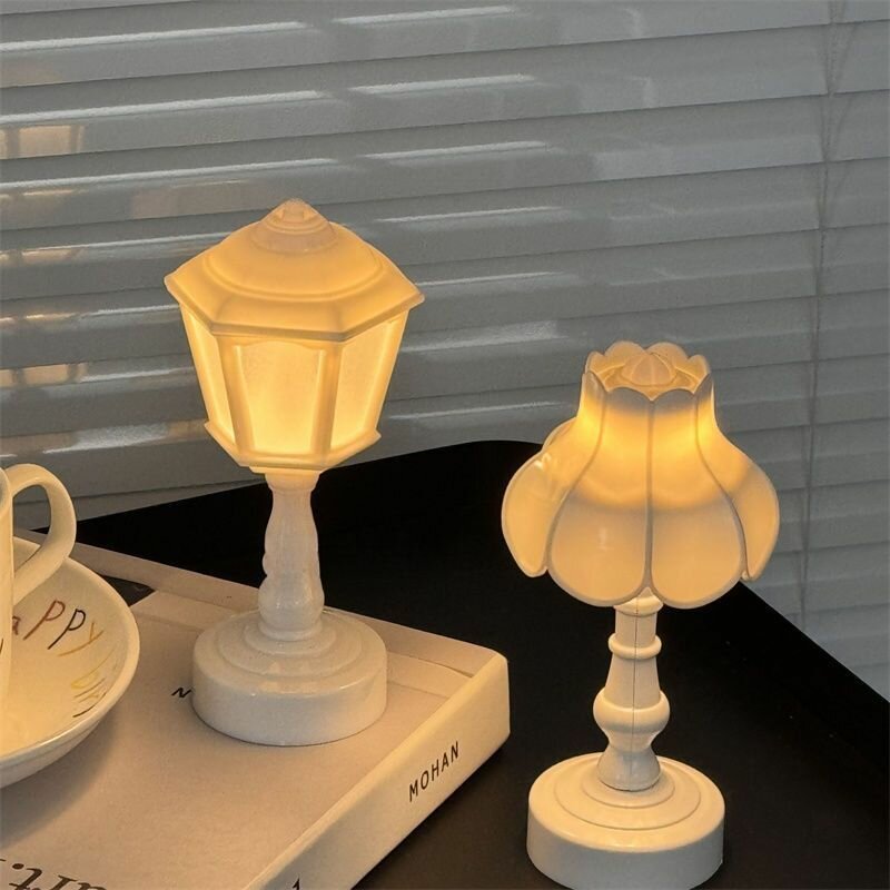 Кукольный домик в стиле ретро, маленькая настольная лампа