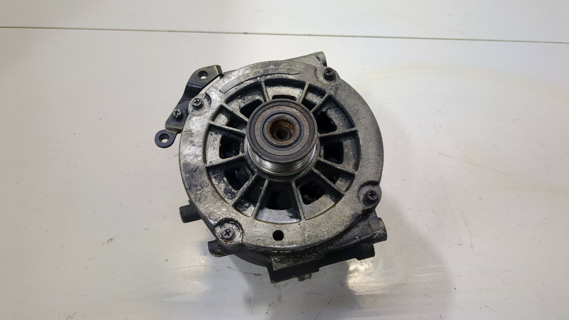 Генератор Mercedes C W203 Б/У