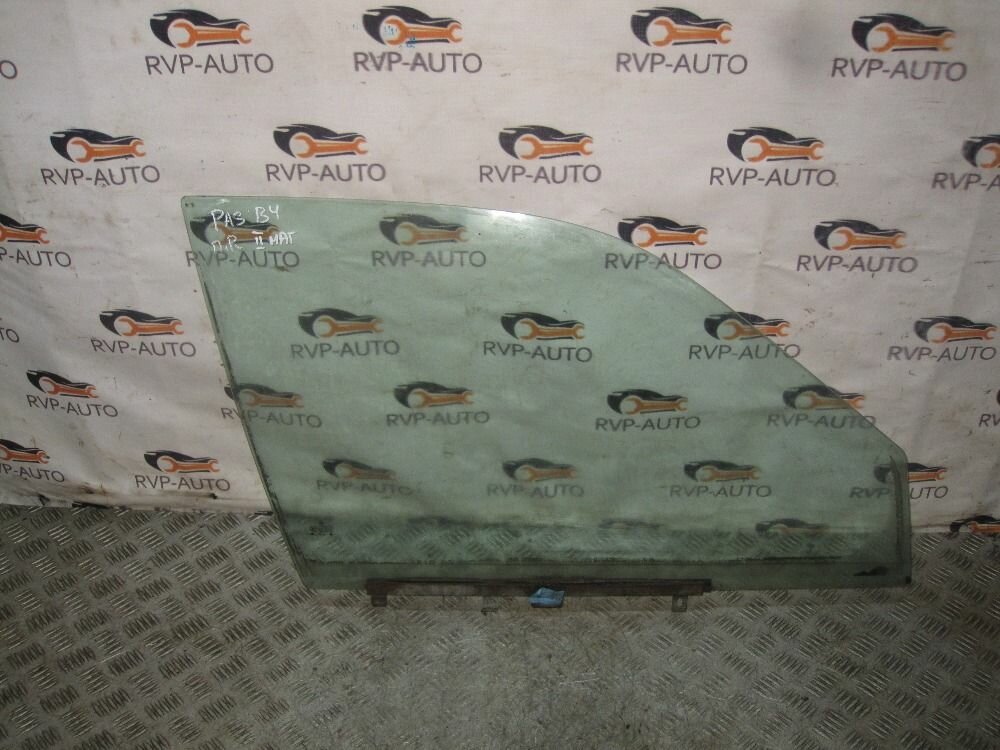 Стекло переднее правое VW Passat B4 1993-1997