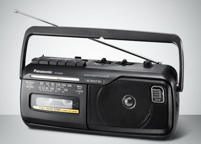 Кассетная магнитола Panasonic RX-M40 с FM радио.