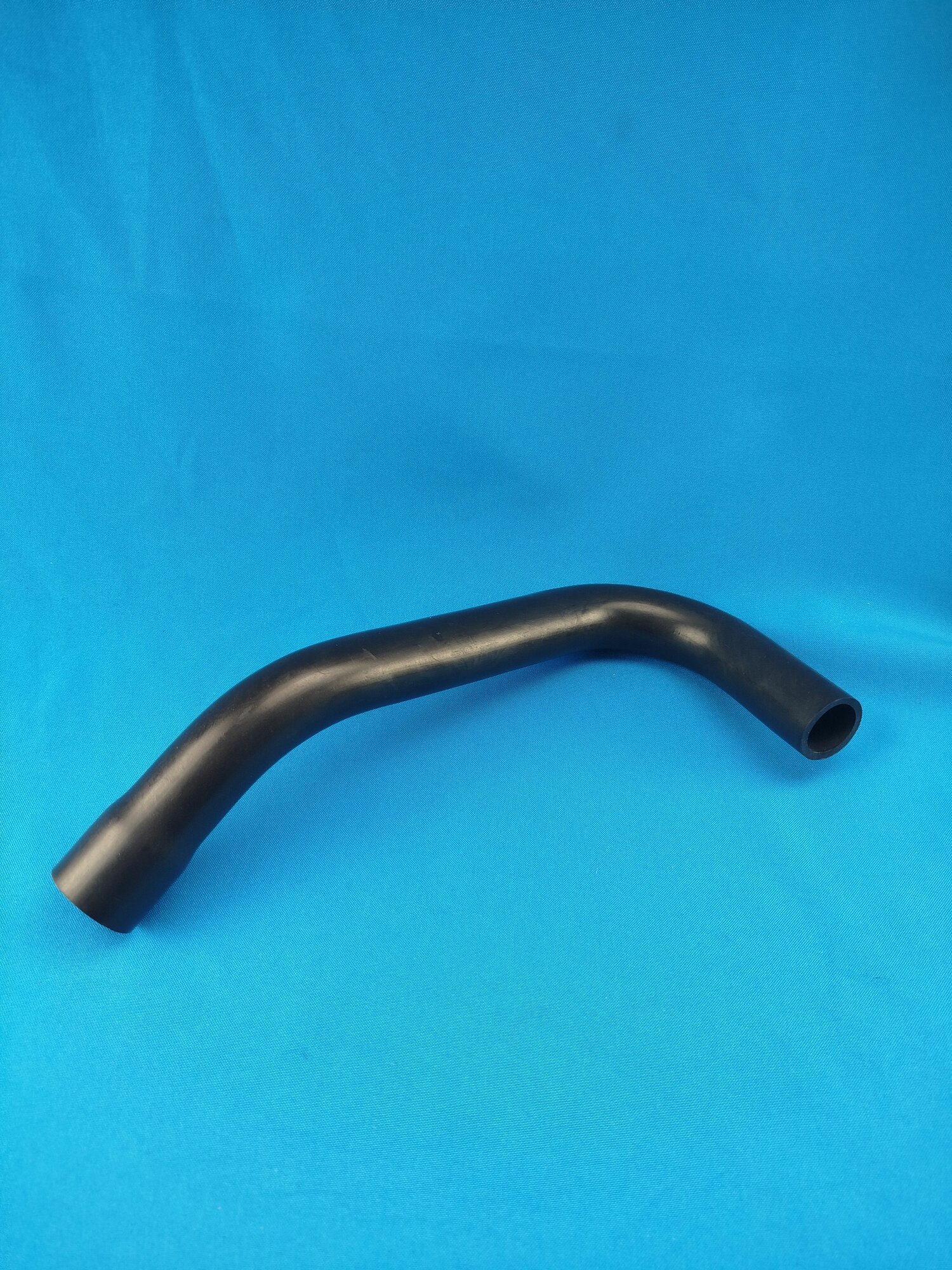 Шланг сапуна "БРТ" для автомобилей ВАЗ 2108-15, Калина 8кл. нижний