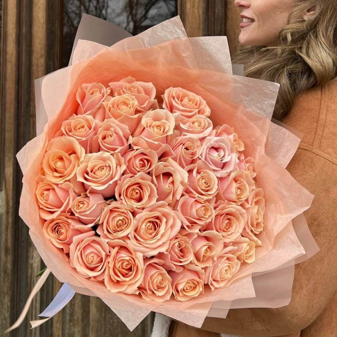 Букет из персиковых роз 35 шт, красивый букет цветов, шикарный, премиум цветы, премиум букет
