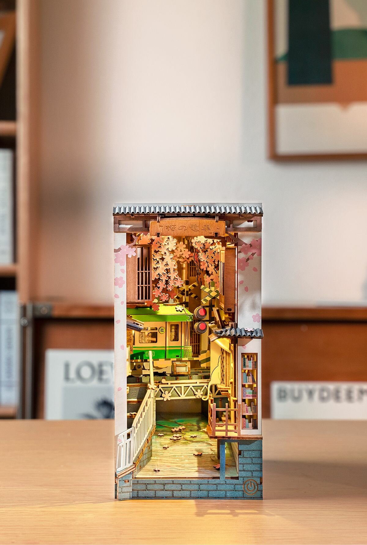 Sakura Densya, Румбокс, деревянный конструктор, книжный уголок, Rolife TGB01