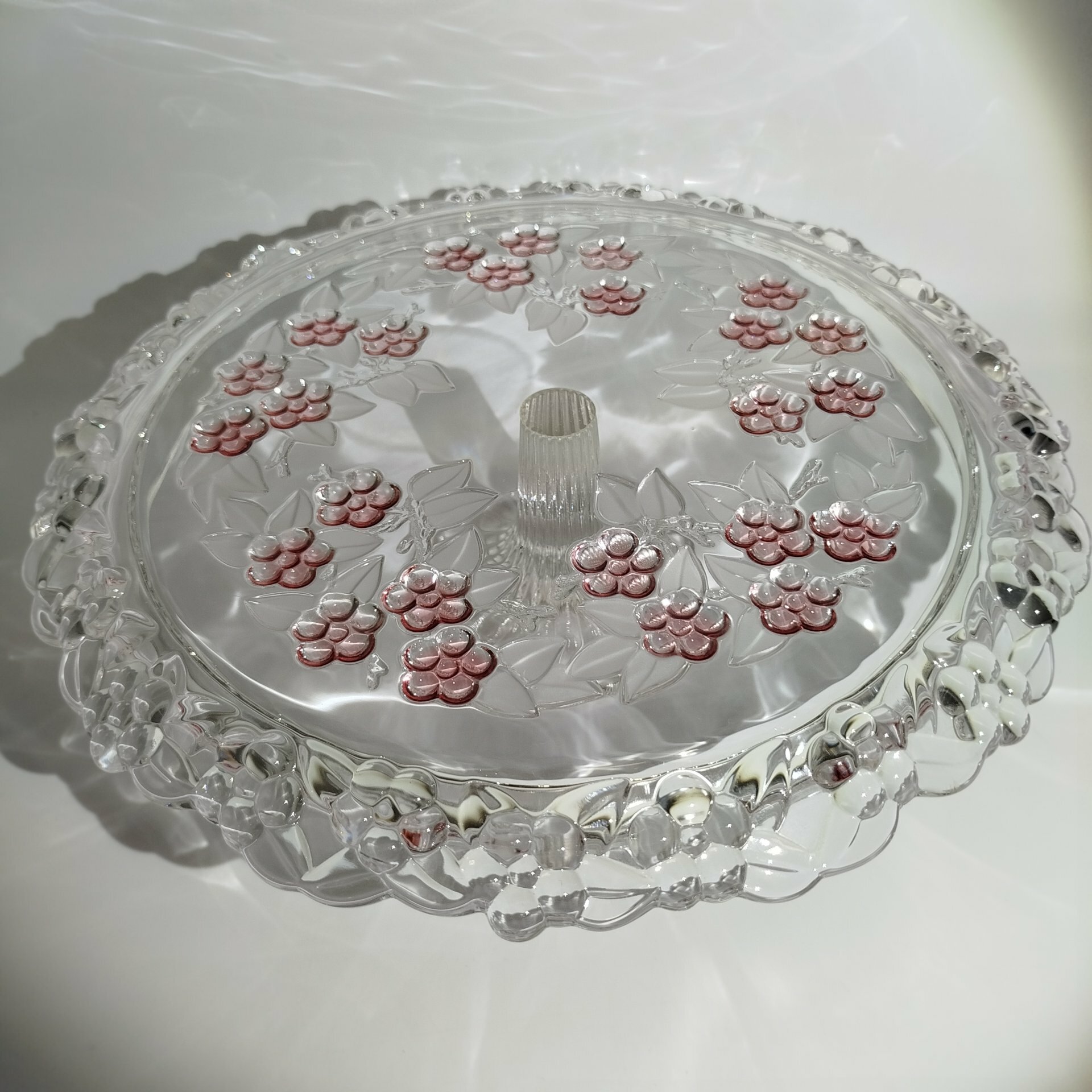 Тортница с рельефным декором в виде цветов, стекло, Западная Европа, 1980-2000 гг.