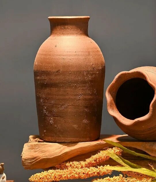 Ваза "Старинная глиняная ваза ручной работы из грубой керамики", 30 см , Керамика, 1 шт