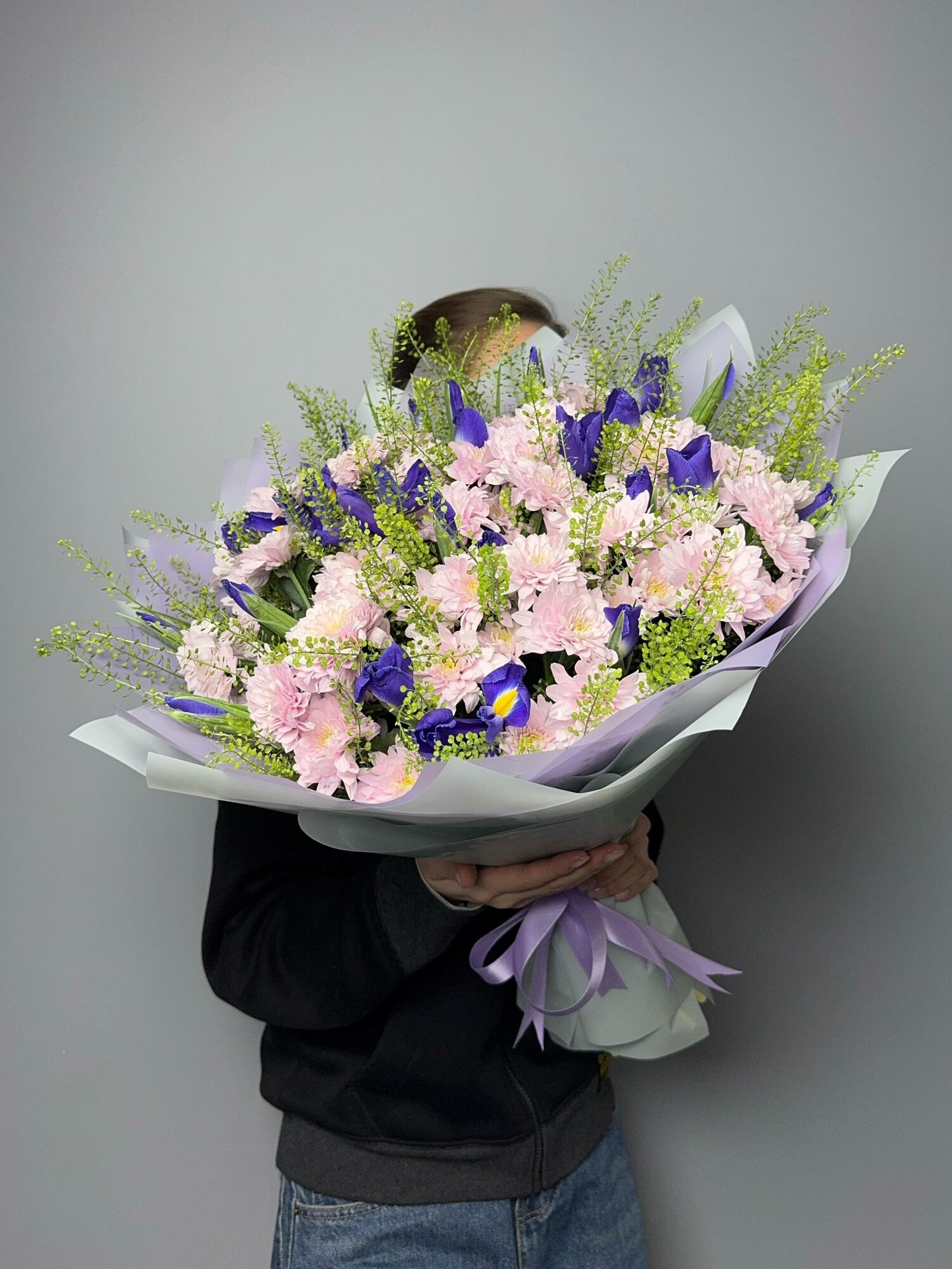 FRESH FLORA Акварельная Соната – букет ирисов с доставкой недорого