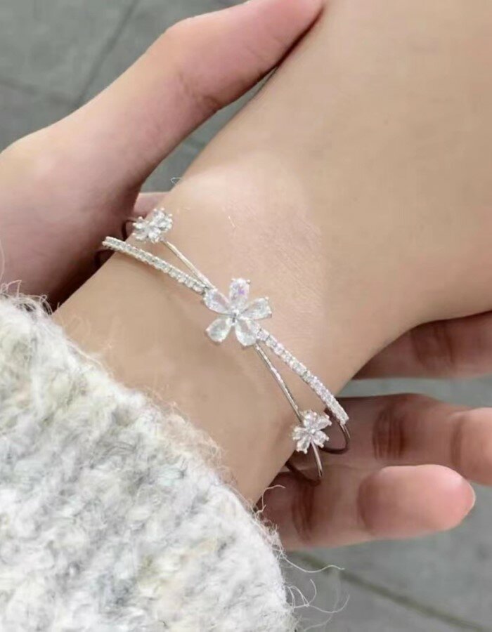 Жесткий браслет, кристалл