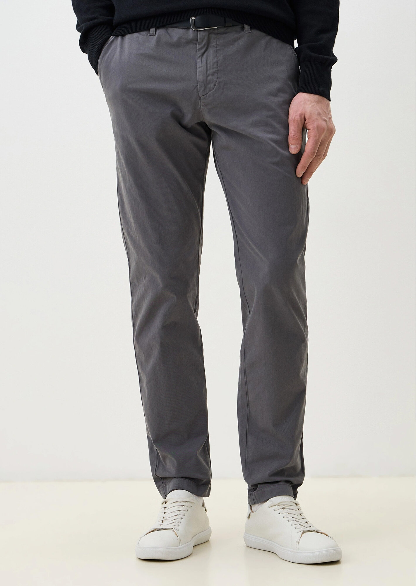 Брюки чинос