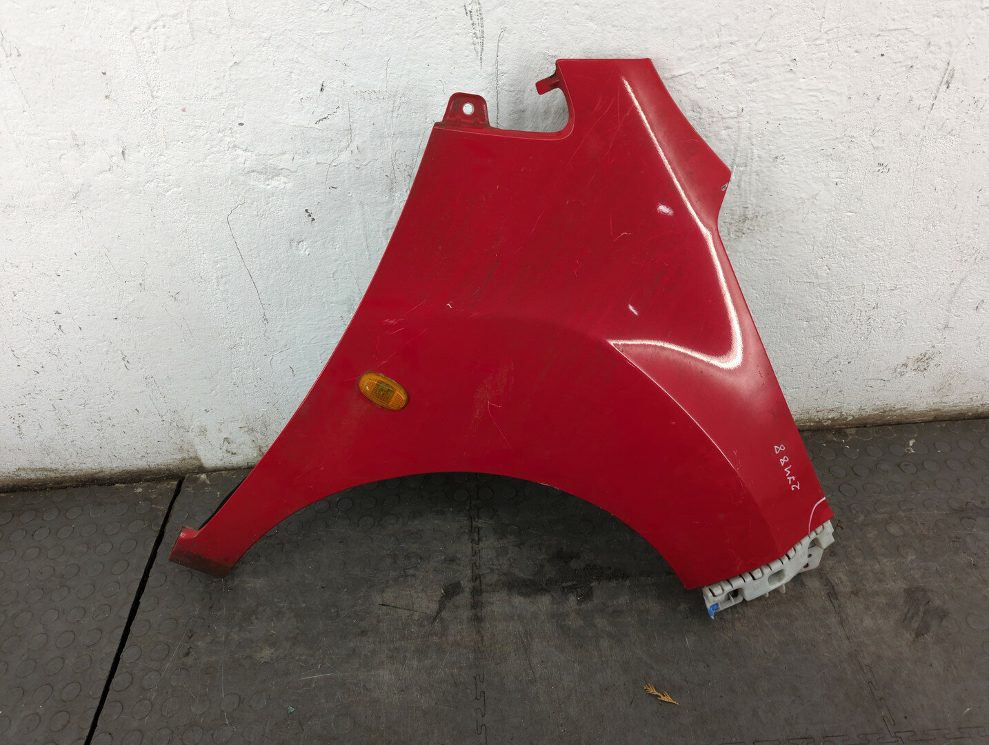 Крыло правое переднее Chevrolet Spark Б/У