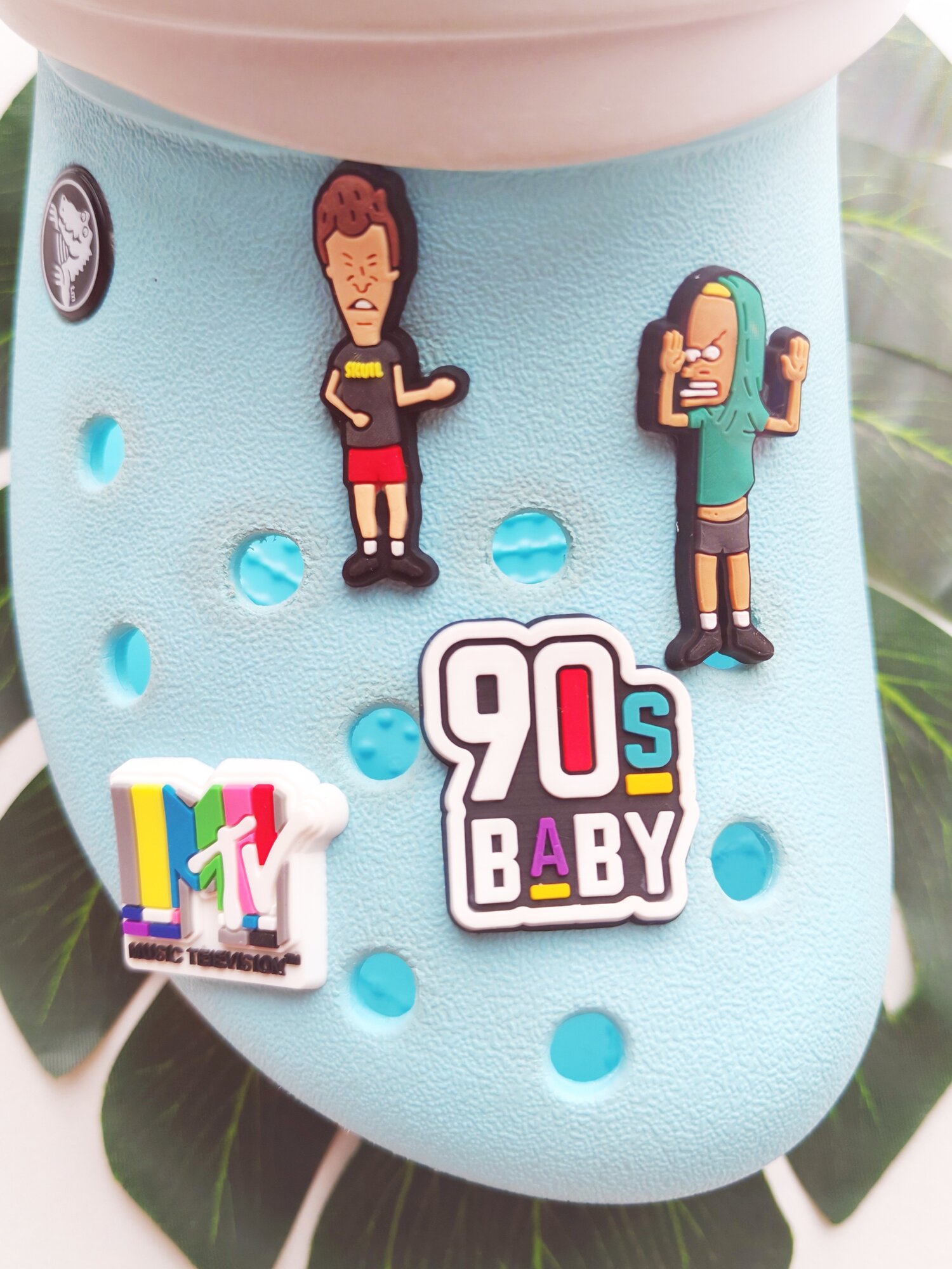 Джибитсы рок Music MTV Бивис для мужчин крутые для crocs