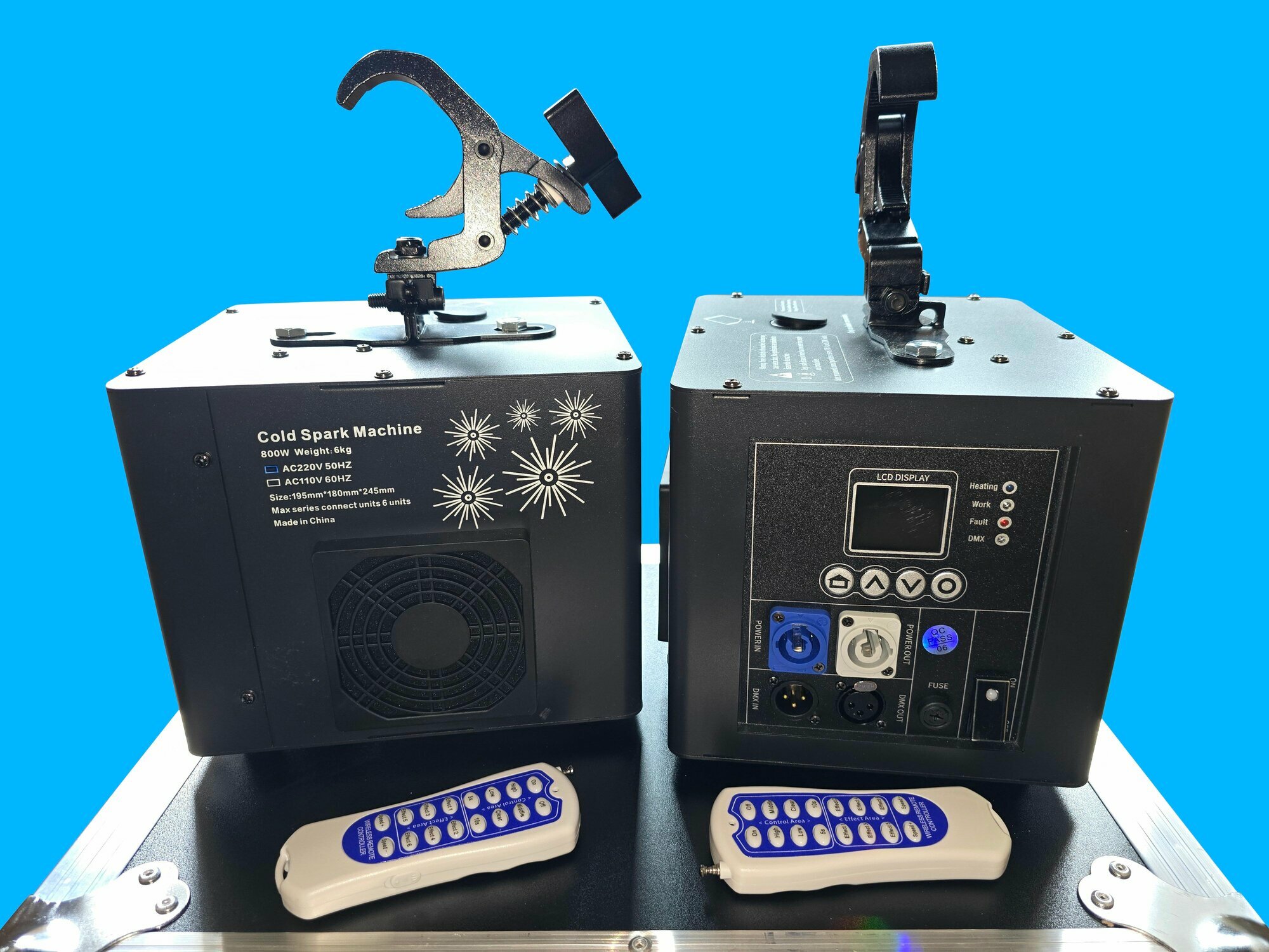 Подвесные спаркуляры 800w в кейсе 2в1. Набор 2шт в кейсе. Приборы для спецэффекта искр сверху вниз