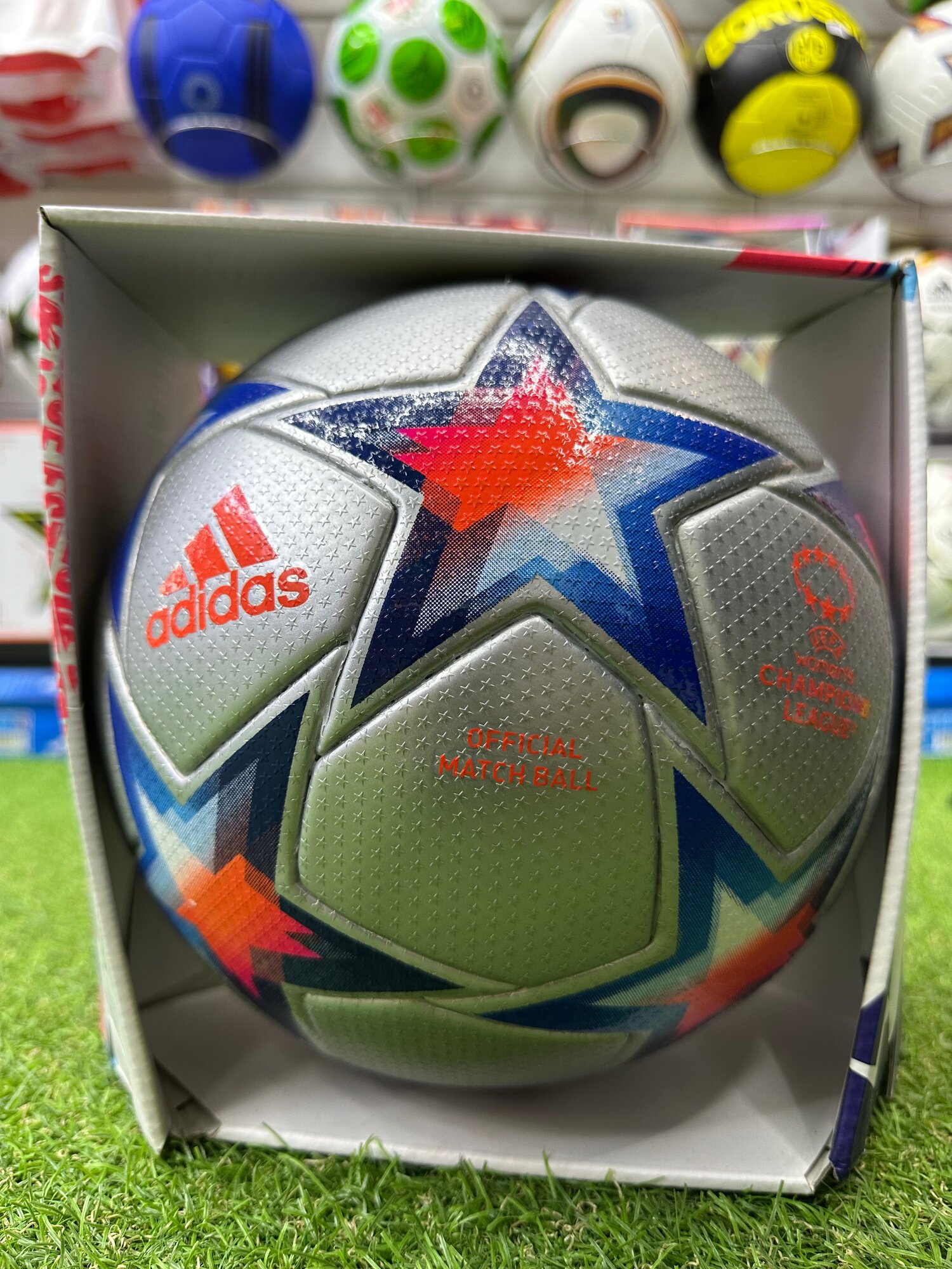 Профессиональный футбольный мяч Adidas UEFA WOMEN'S CHAMPIONS LEAGUE PRO