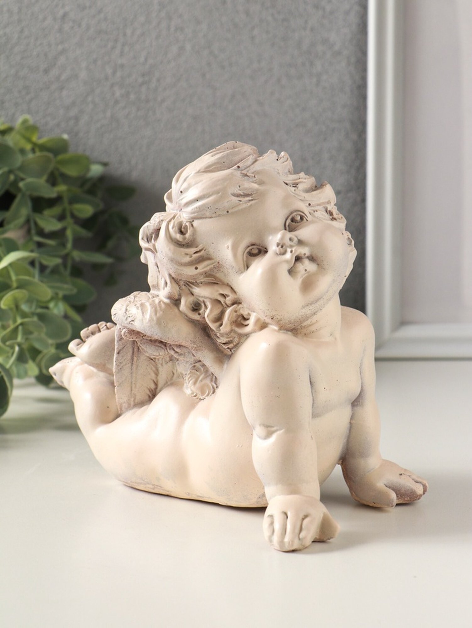 Статуэтка "Ангел на ладошках" 14х17х9 см , состаренный эффект, слоновая кость,