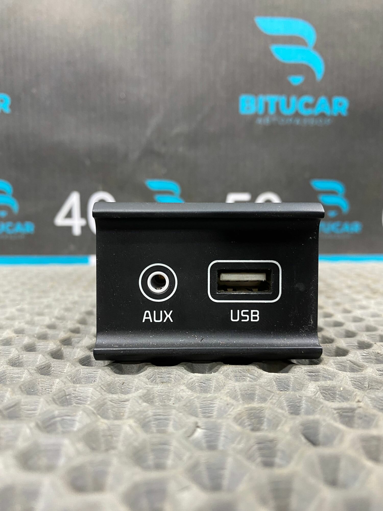Б\У USB разъем Kia Optima 4 рест 2019г. 2.0L. G4ND АКПП