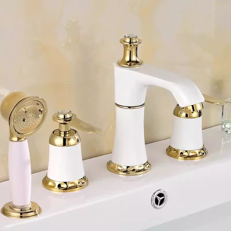 Европейский стиль золотой полностью медный вращающийся трехотверстный смеситель для раковины, трехкомпонентный набор, разделенный двойной ручкой, двойное управление горячей и холодной водой