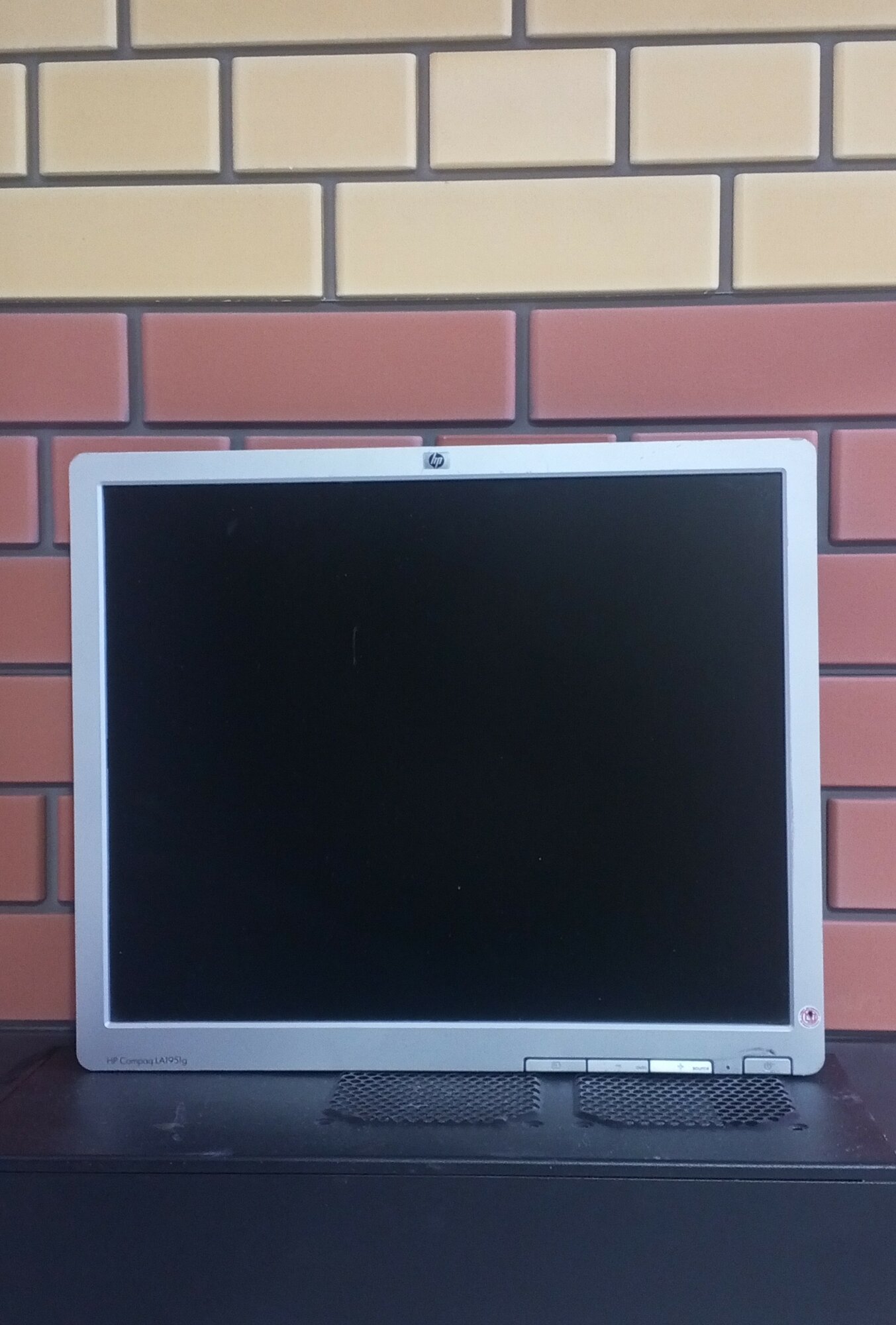 Монитор HP LA1951g