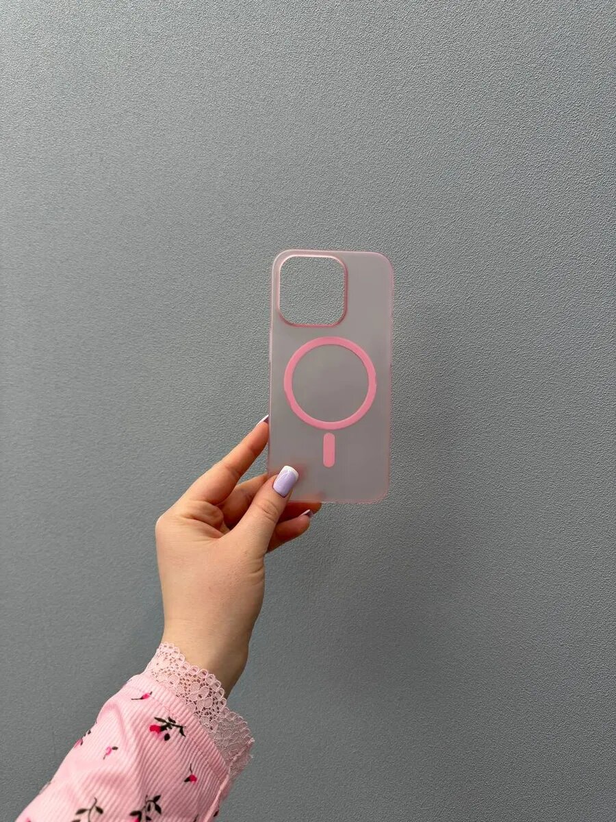 Чехол на Iphone 15 Pro, цвет розовый, полупрозрачный, женский . — фото 1
