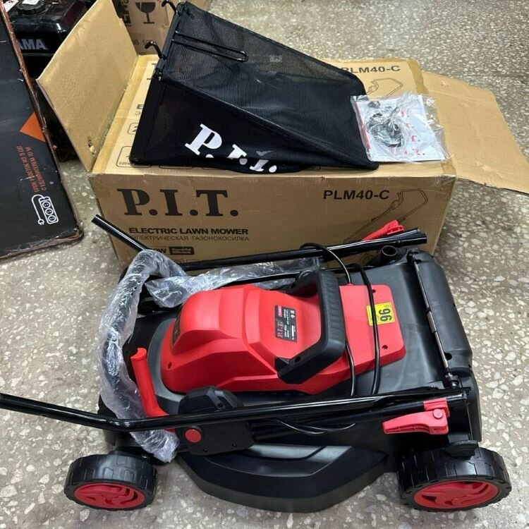 Газонокосилка PLM 40-C PIT электрическая 2,0кВт 3200об ременная 4 колеса 40см с травосборником 35л