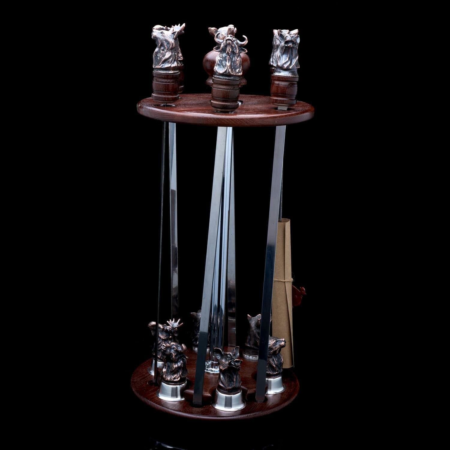 25794 набор для пикника "Шампуры +стопки "звери" на подставке (дерево)