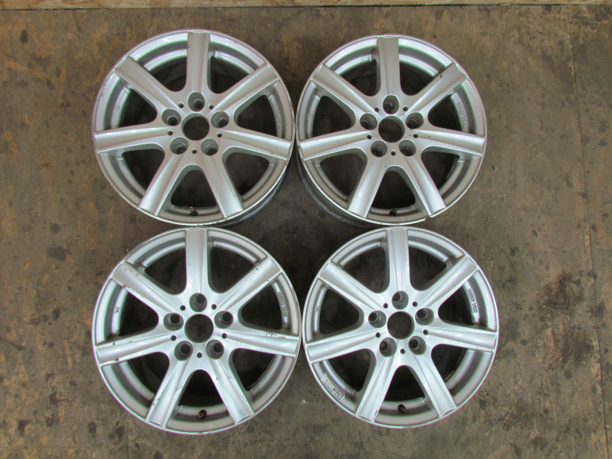 Комплект колесных дисков BMW R16 7J ET44 5*120 DIA72.6 (реплика) 0022614