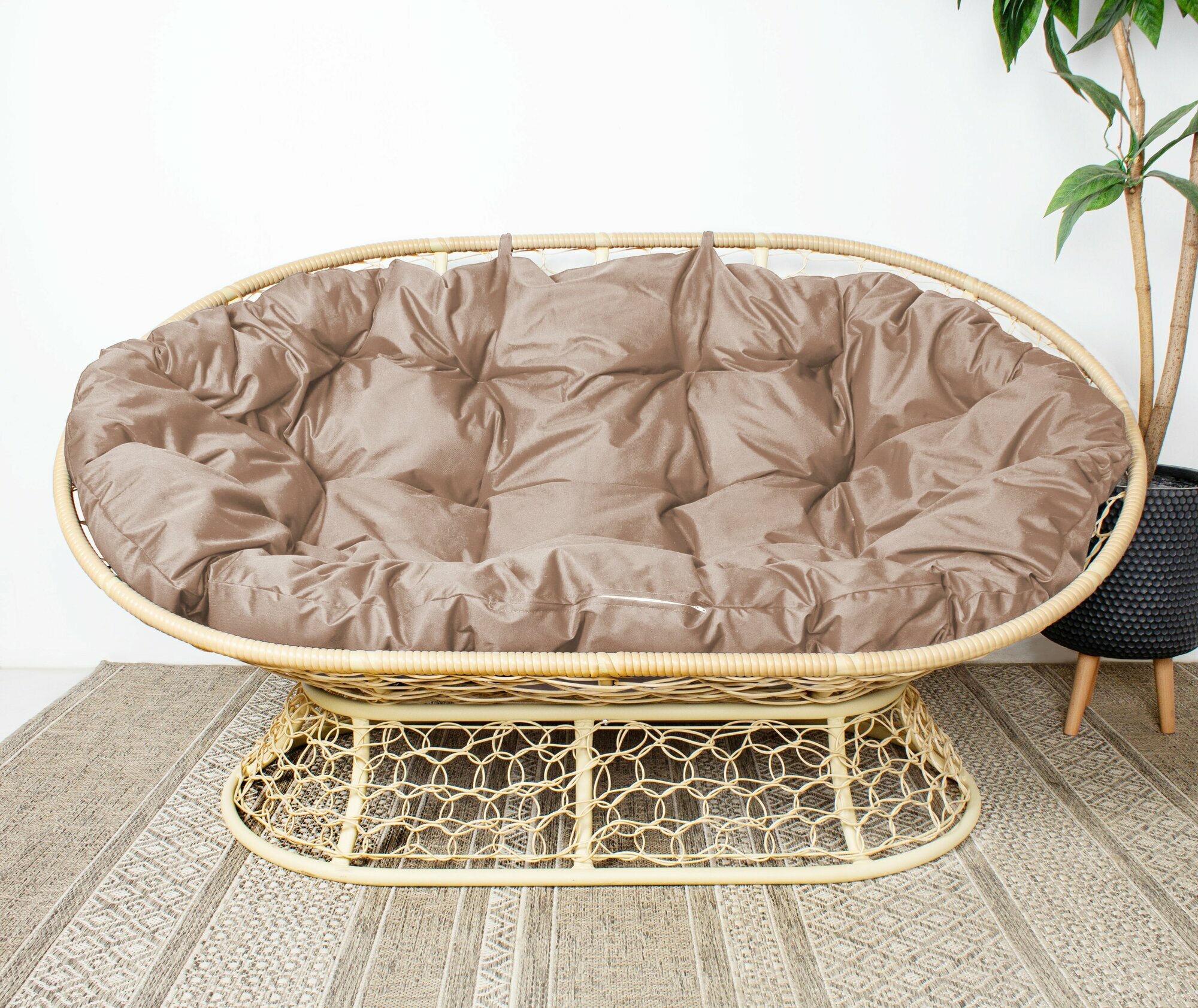 Диван мамасан с ротангом бежевый, бежевая подушка