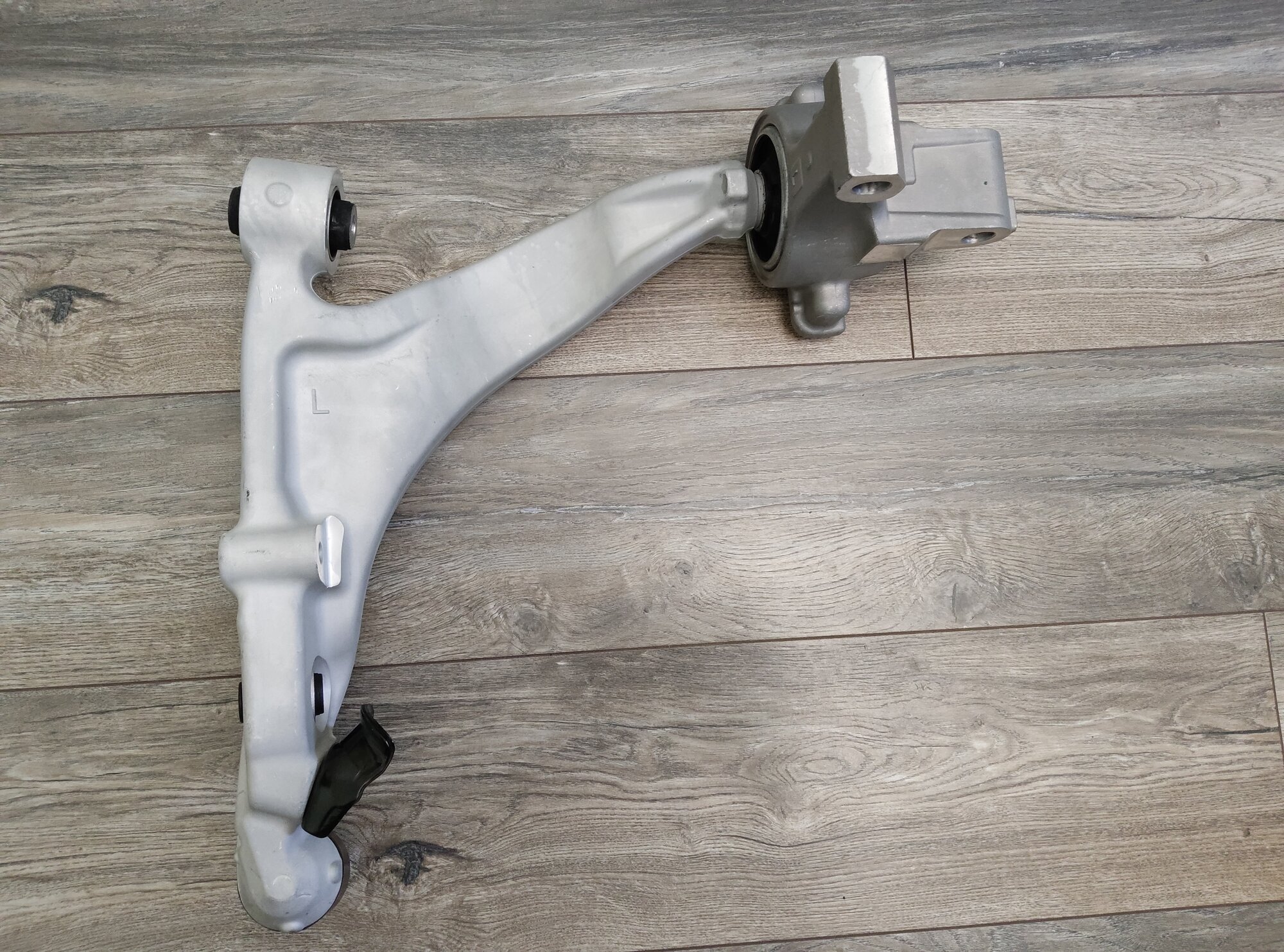 Рычаг подвески передний левый Infiniti QX70, FX50 Инфинити 2008,2009,2010,2011,2012,2013